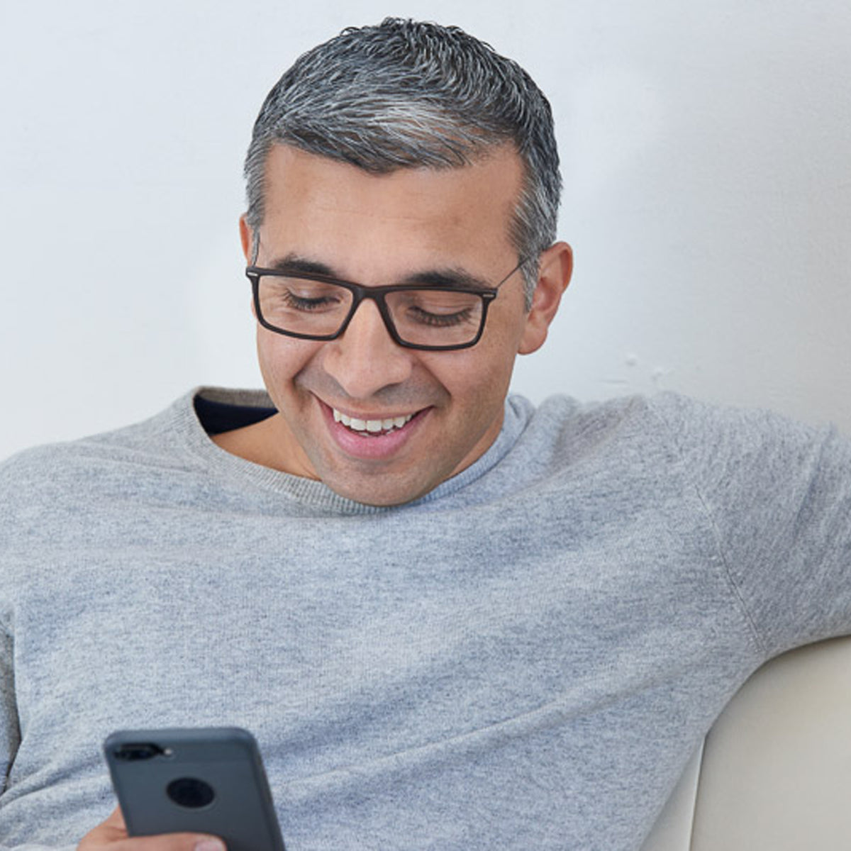 WHAT MAKES A FRAME COMFORTABLE? – Väri Eyewear